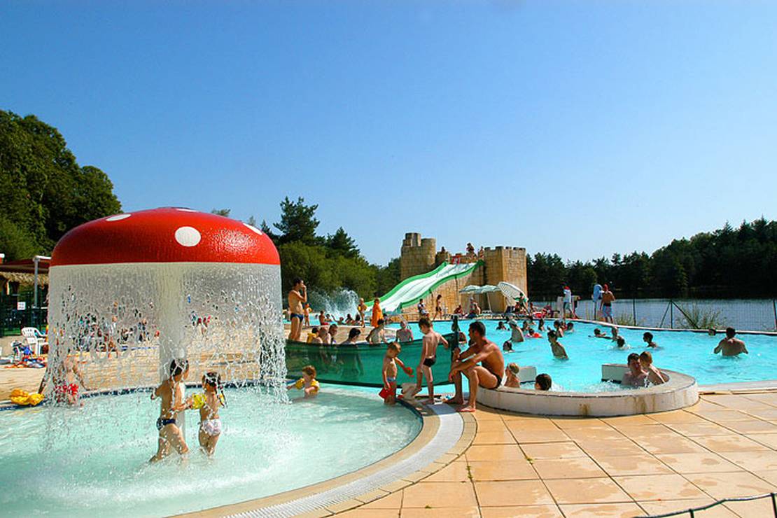 Campsite Camping Le Grand Lac in Limousin - camping.info