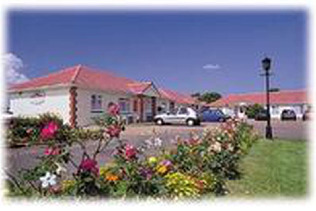 Campsite Fort Spinney Holiday Chalets in South East England - camping.info