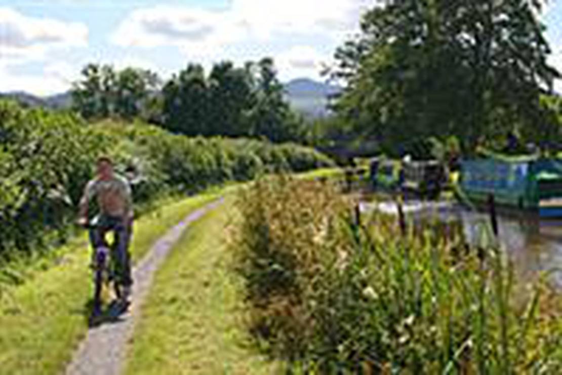Campingplatz Pencelli Castle Car. & Cp. Park in Wales - camping.info